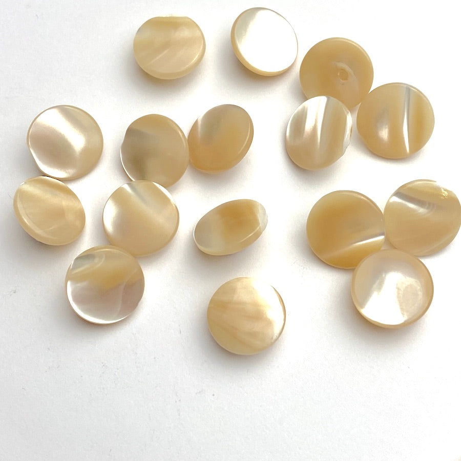 Pale Sun Iridescent Pearl Self-Shank Shell Buttons 7/16" / 12mm #LP-60 ...